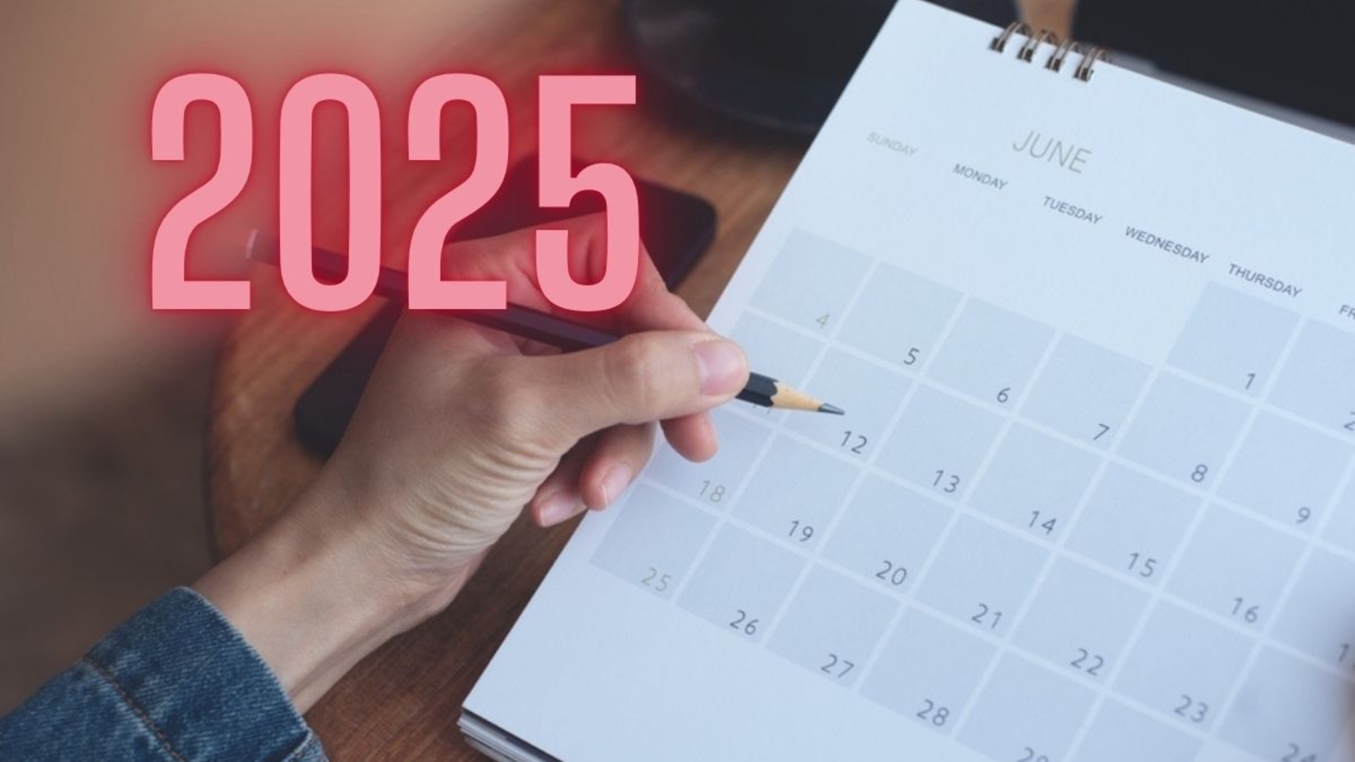 Dni wolne w 2025 roku i przebiegłe pomysły na dłuższy urlop ...