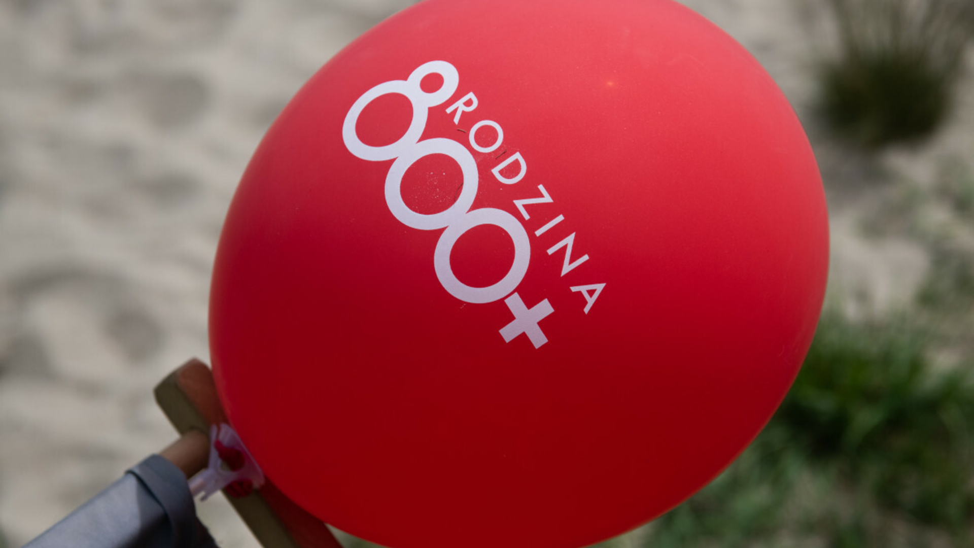 Nowe zasady 800 plus, rząd goni z ustawą. "Będziemy mieli gigantyczny chaos" - Wiadomości Radio ZET