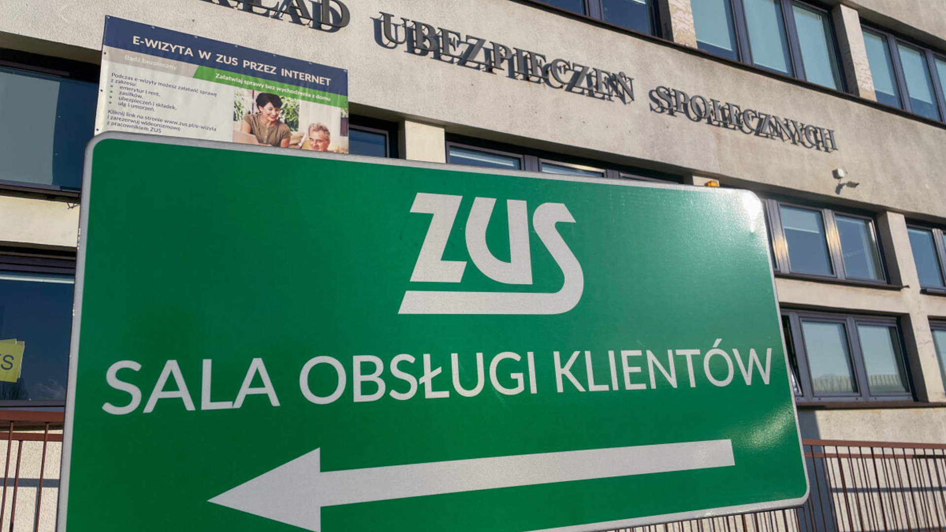 Pracowałeś przed 1999 rokiem? Jest apel ZUS - Wiadomości Radio ZET