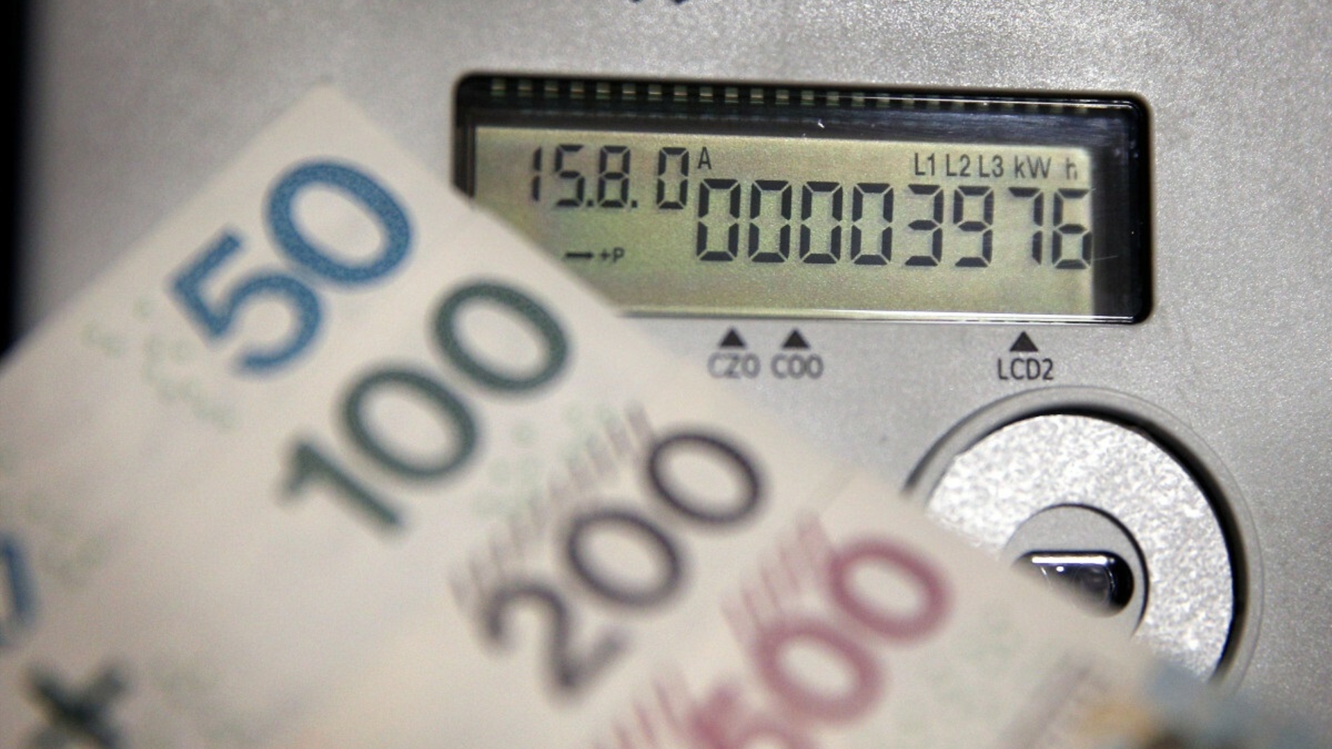 Tyle doliczą do rachunku za prąd w 2025 roku. Urząd podjął decyzję - Wiadomości Radio ZET