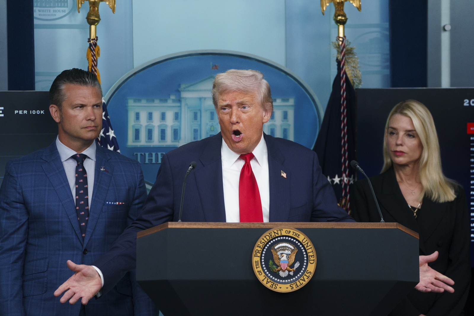 Zełenski dowie się pierwszy. Trump ma plan na rozmowy z Putinem ...