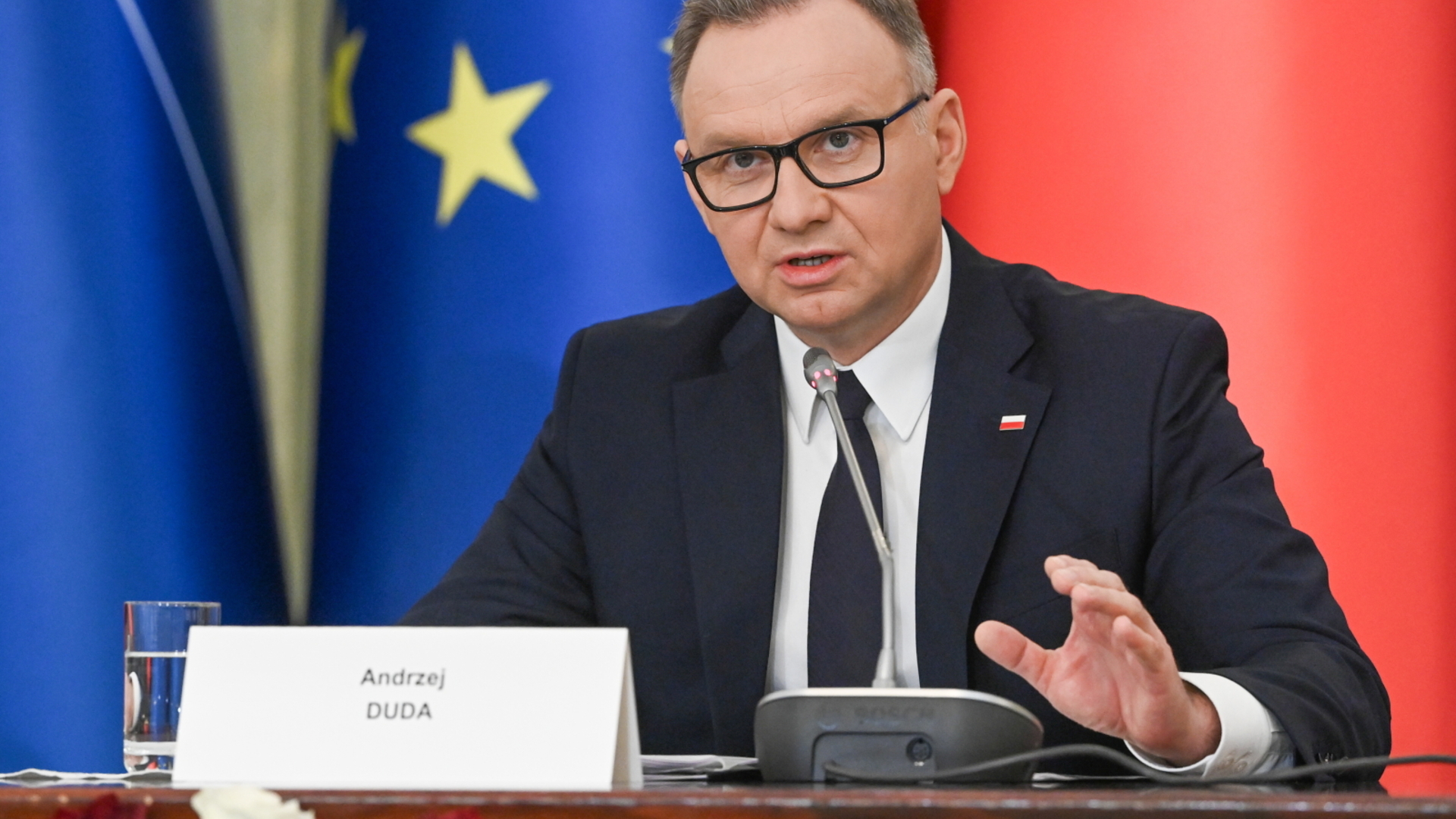Pilne spotkanie w sprawie bezpieczeństwa Polski. Duda ujawnia kulisy ...