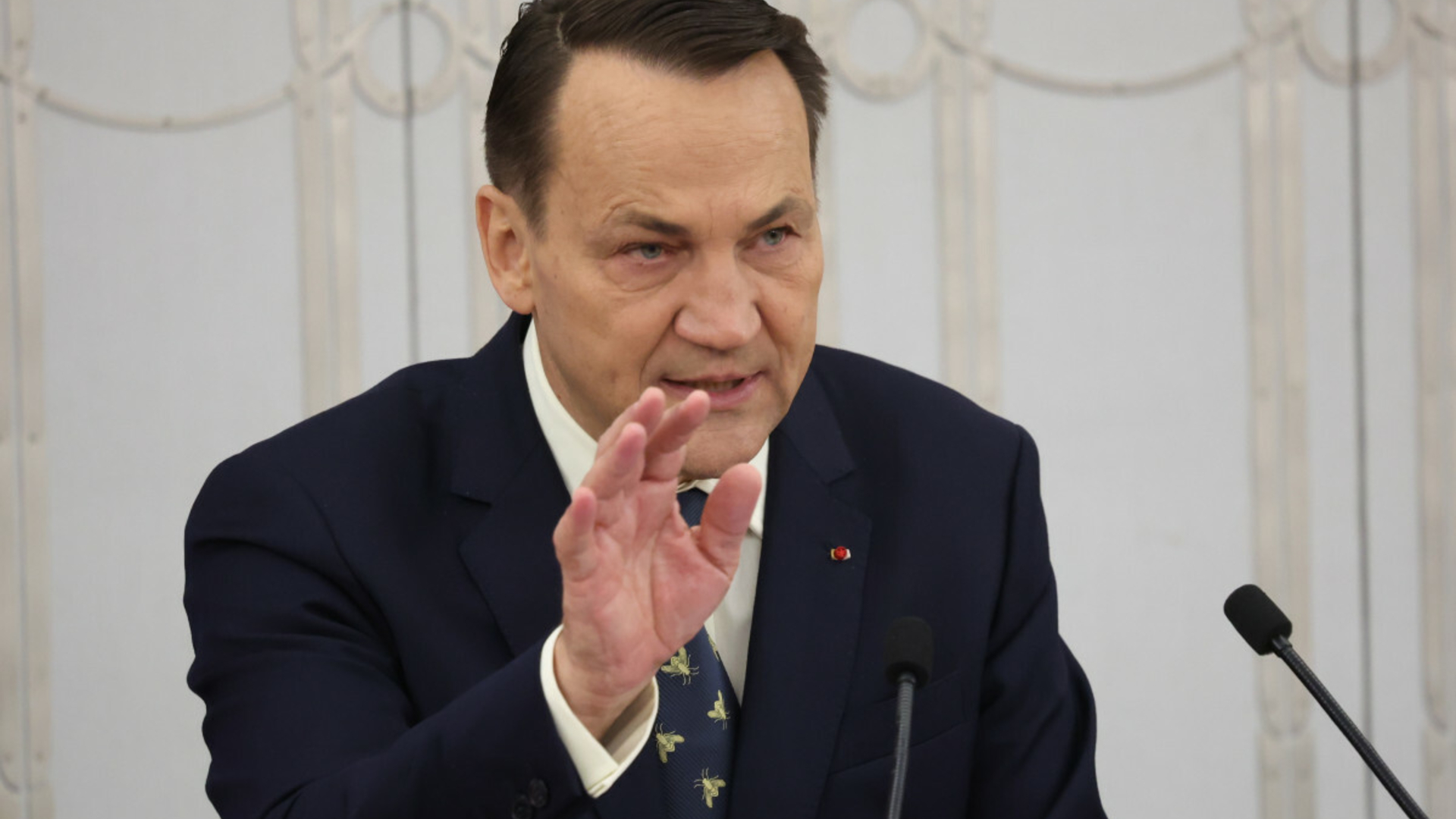 Sikorski ostrzegł Ukrainę. Podał warunek jej wejścia do UE - Wiadomości ...