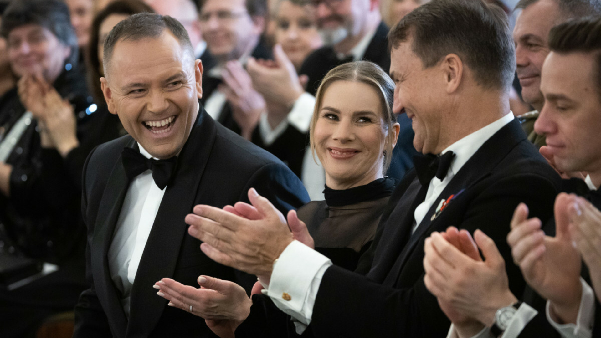 Zaskakujące zdjęcia z Pałacu. Nawrocki i Sikorski jak starzy znajomi ...