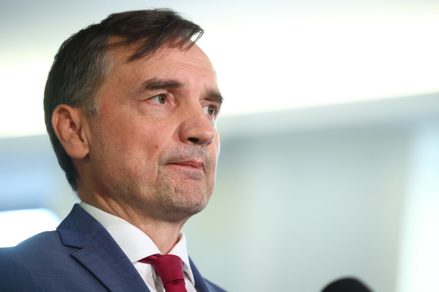 Ziobro z azylem na Węgrzech? Ułaskawiony przez Nawrockiego? Pytamy ...