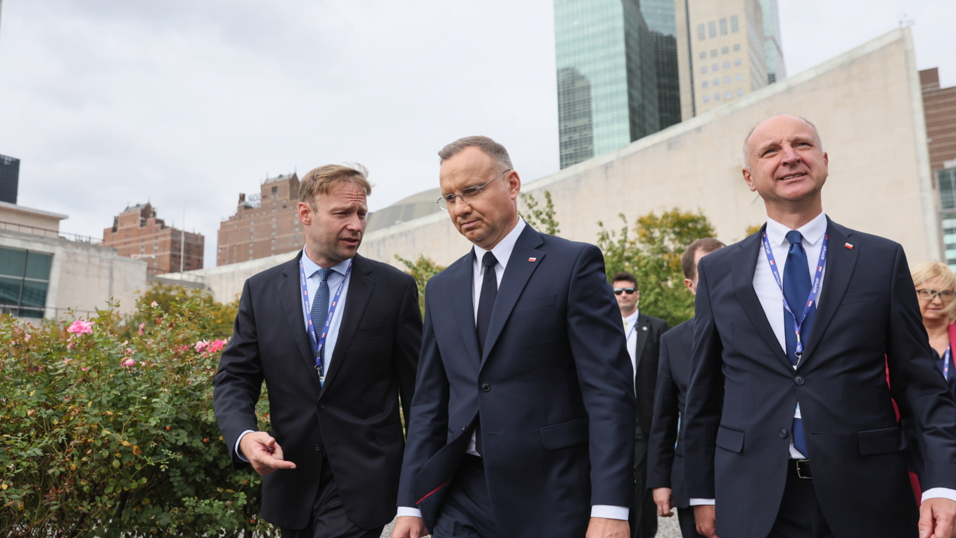 Afera wizowa miażdżąca dla PiS? NIK ma już raport. Tak sprawę komentuje ...