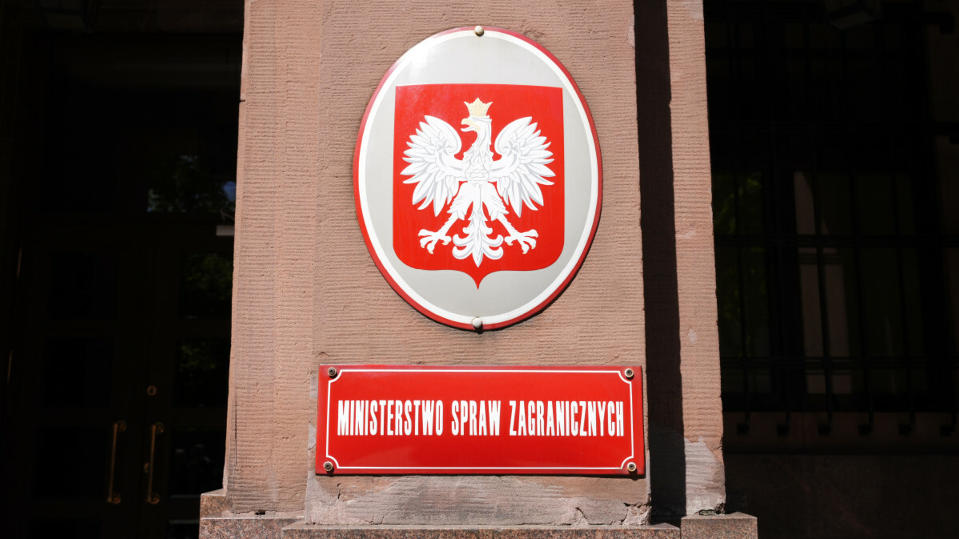 Białoruś uwolniła 52 więźniów politycznych. Wśród nich są Polacy - Wiadomości Radio ZET