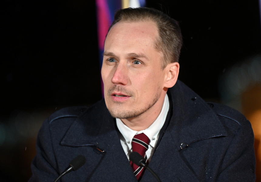 Konrad Berkowicz przyłapany na wynoszeniu produktów z Ikei. Wiadomo, co ...