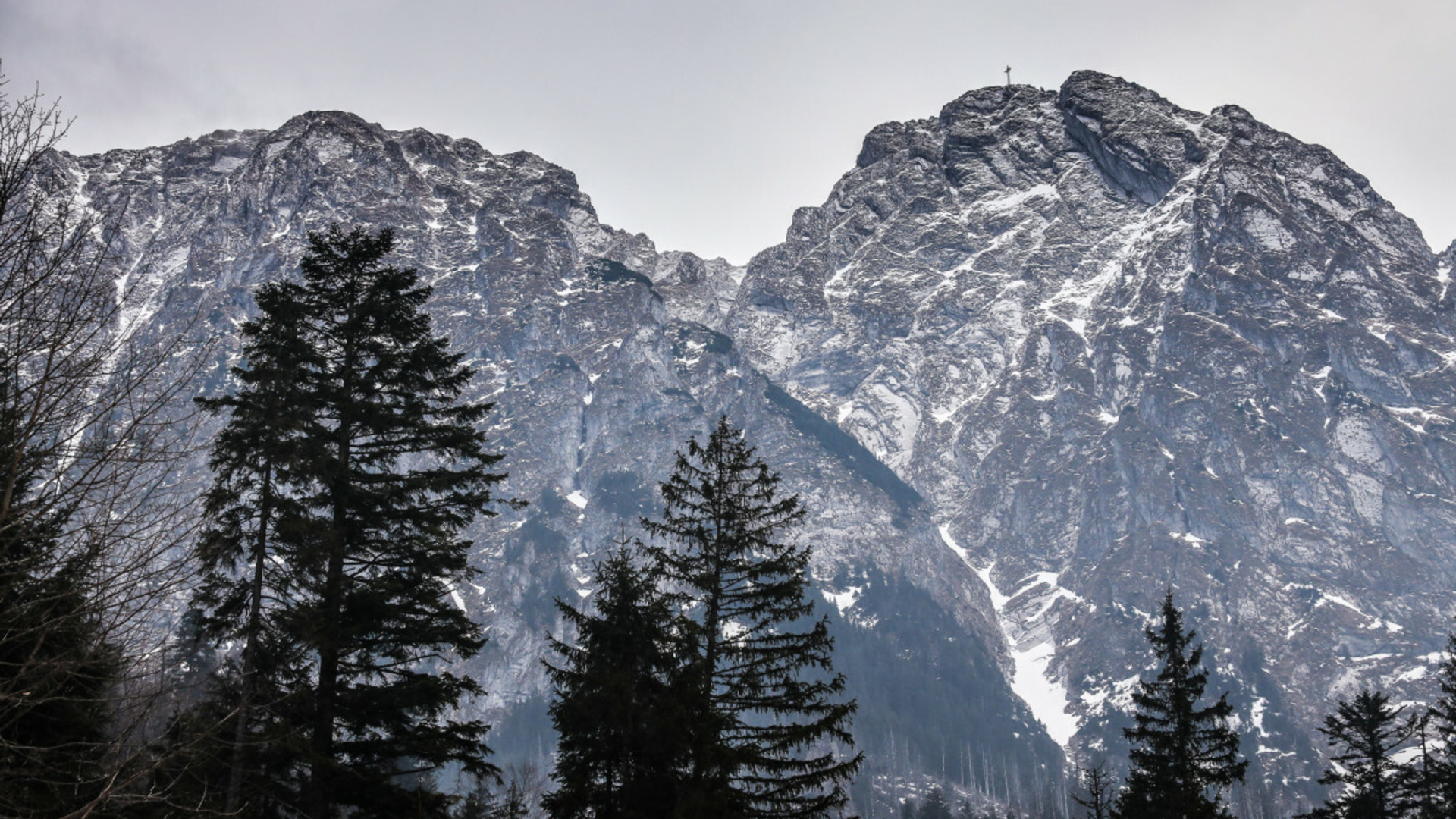 Na Giewont w jeansach. Nowe nagranie podbija sieć - Wiadomości Radio ZET
