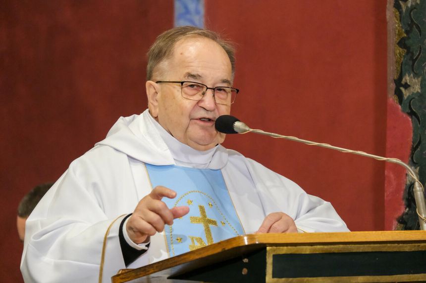 Ojciec Rydzyk spotkał się z ministrą kultury. Jego fundacja odda 210 ...