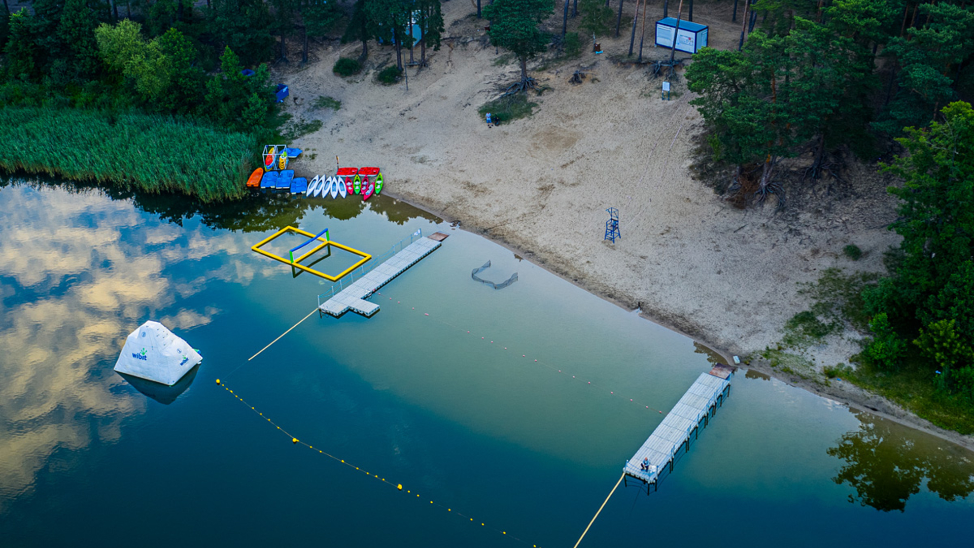 Plażowicze uwielbiają to jezioro w woj. kujawsko-pomorskim. "Ciche ...