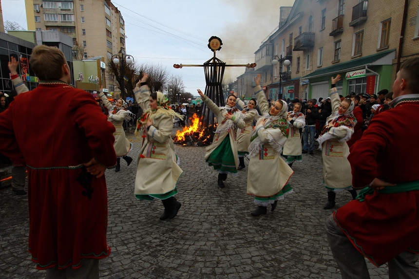 Po co topimy Marzannę? Mało kto wie, że kukła symbolizuje śmierć ...
