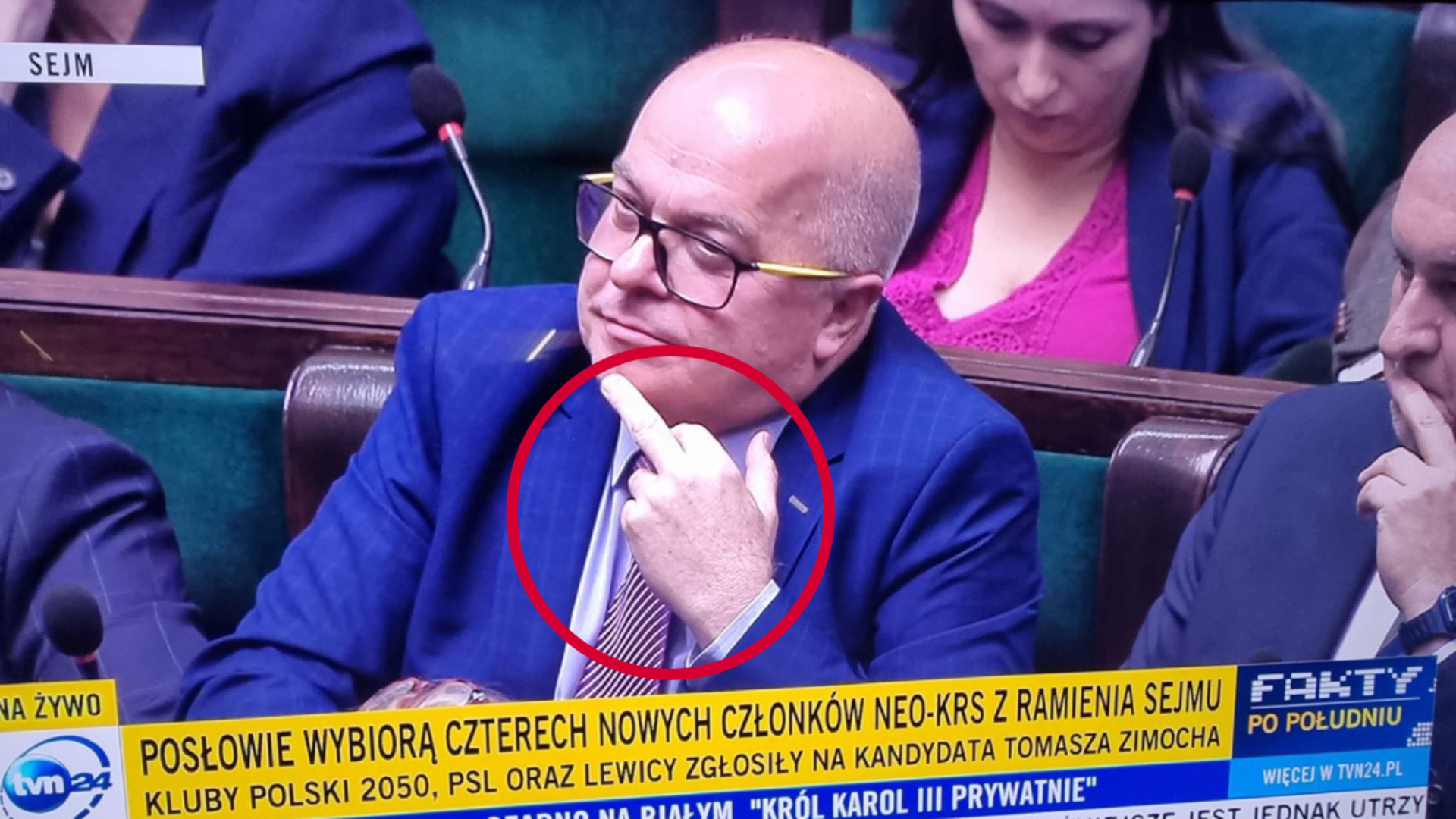 Burza o środkowy palec Zimocha. Poseł tłumaczył się przez telefon ...