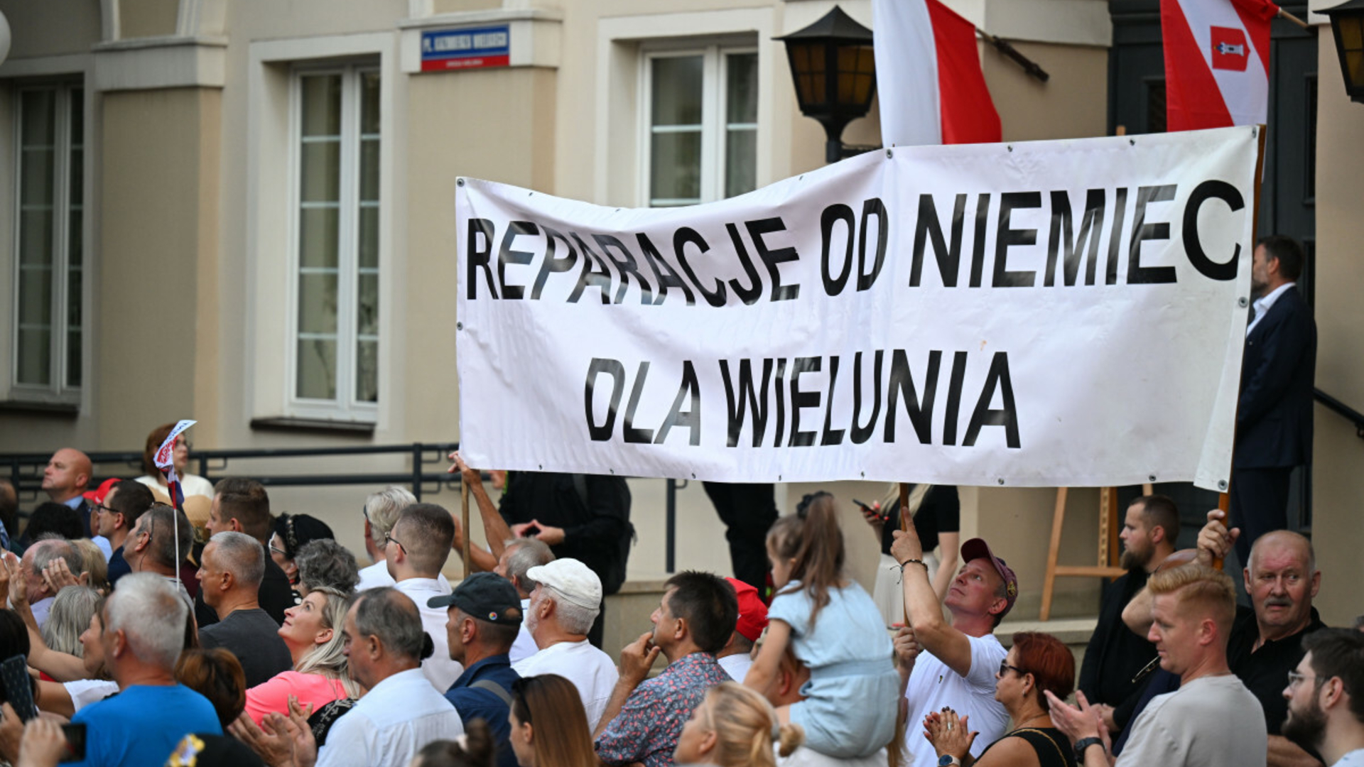 Reparacje dla Polski? Niemiecka prasa przypomina. "Odpowiedzialność nie ...