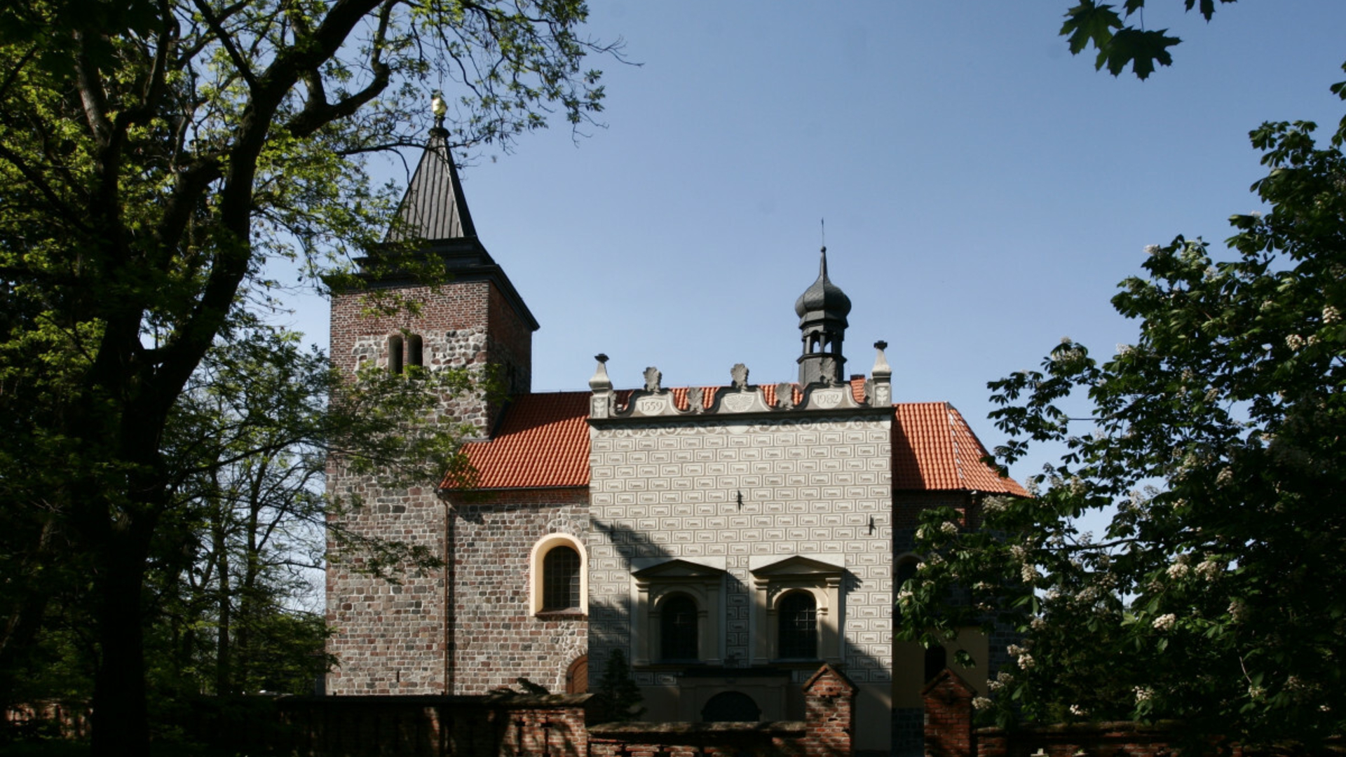Ta wieś w woj. kujawsko-pomorskim ma wyjątkowy zabytek. "Trzeba zobaczyć" - Wiadomości Radio ZET
