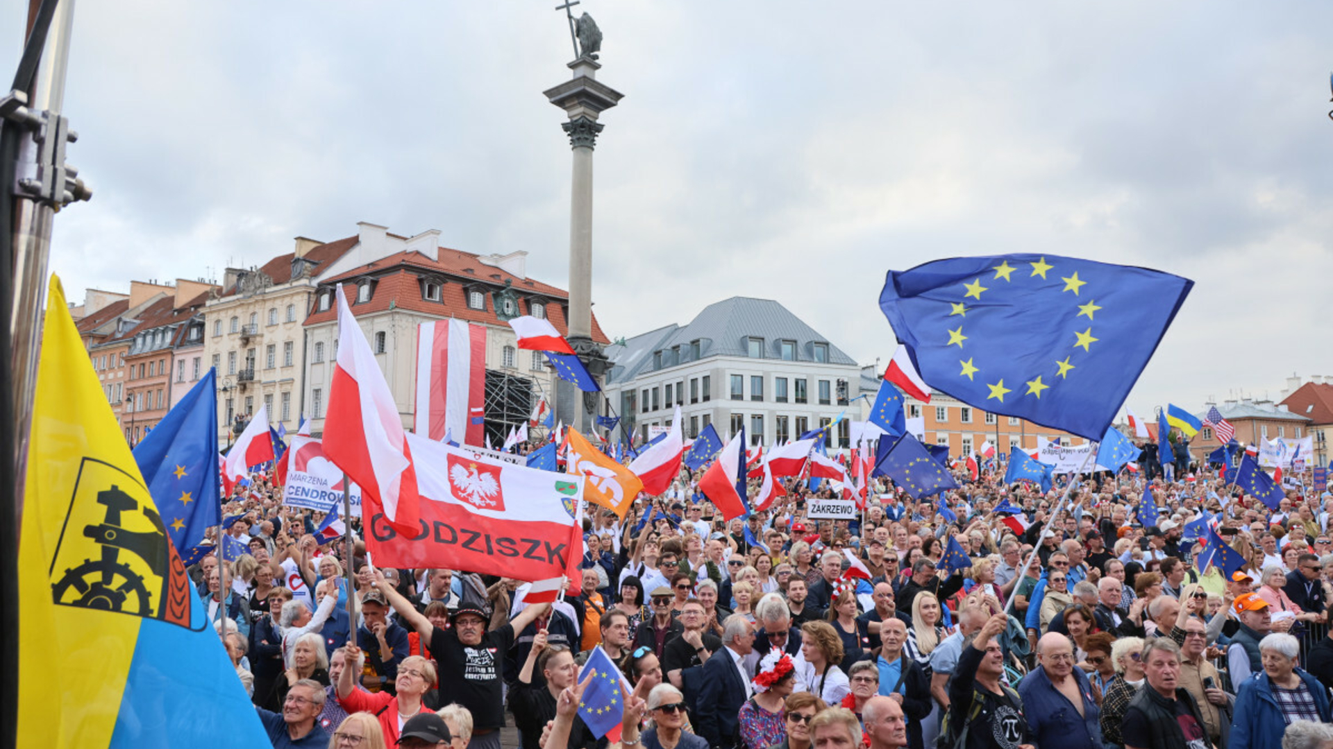 Zapytali Polaków o polexit i wprowadzenie euro. Wyniki są jednoznaczne ...