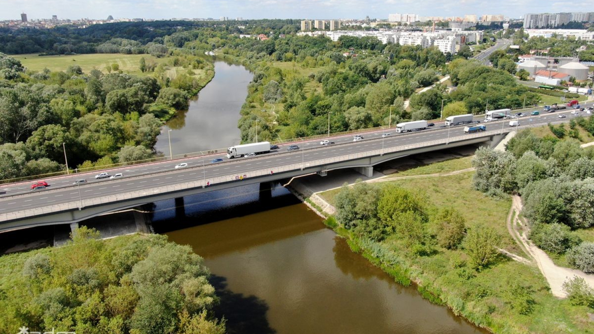 Trwa remont mostu Lecha w Poznaniu. Kierowcy narzekają na gigantyczne ...