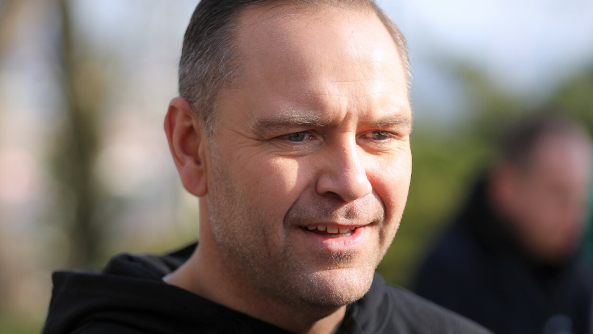 WP ujawnia: Karol Nawrocki walczył w brutalnej ustawce ramię w ramię z bandytami - Wiadomości ...