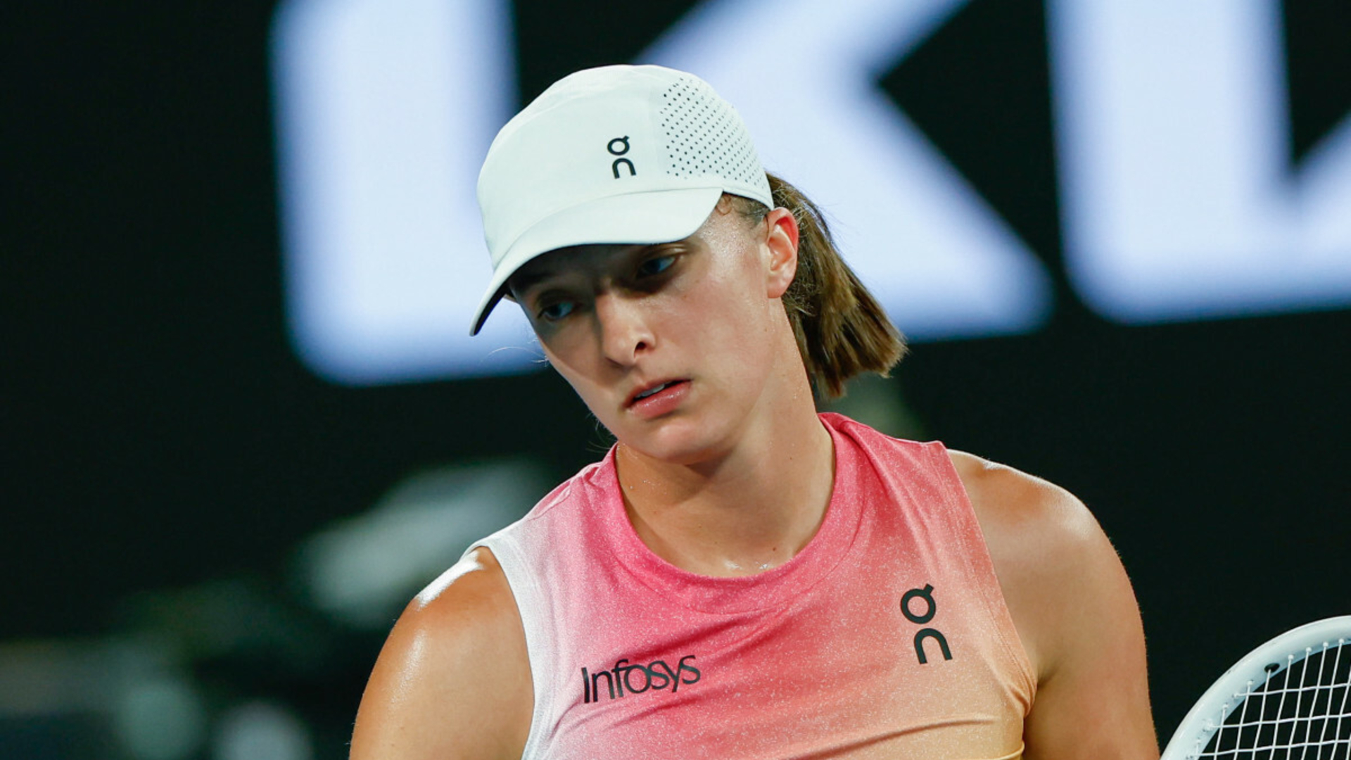 Świątek - Ostapenko: WYNIK. Łotyszka w formie nie z tej ziemi w półfinale - Wiadomości Radio ZET