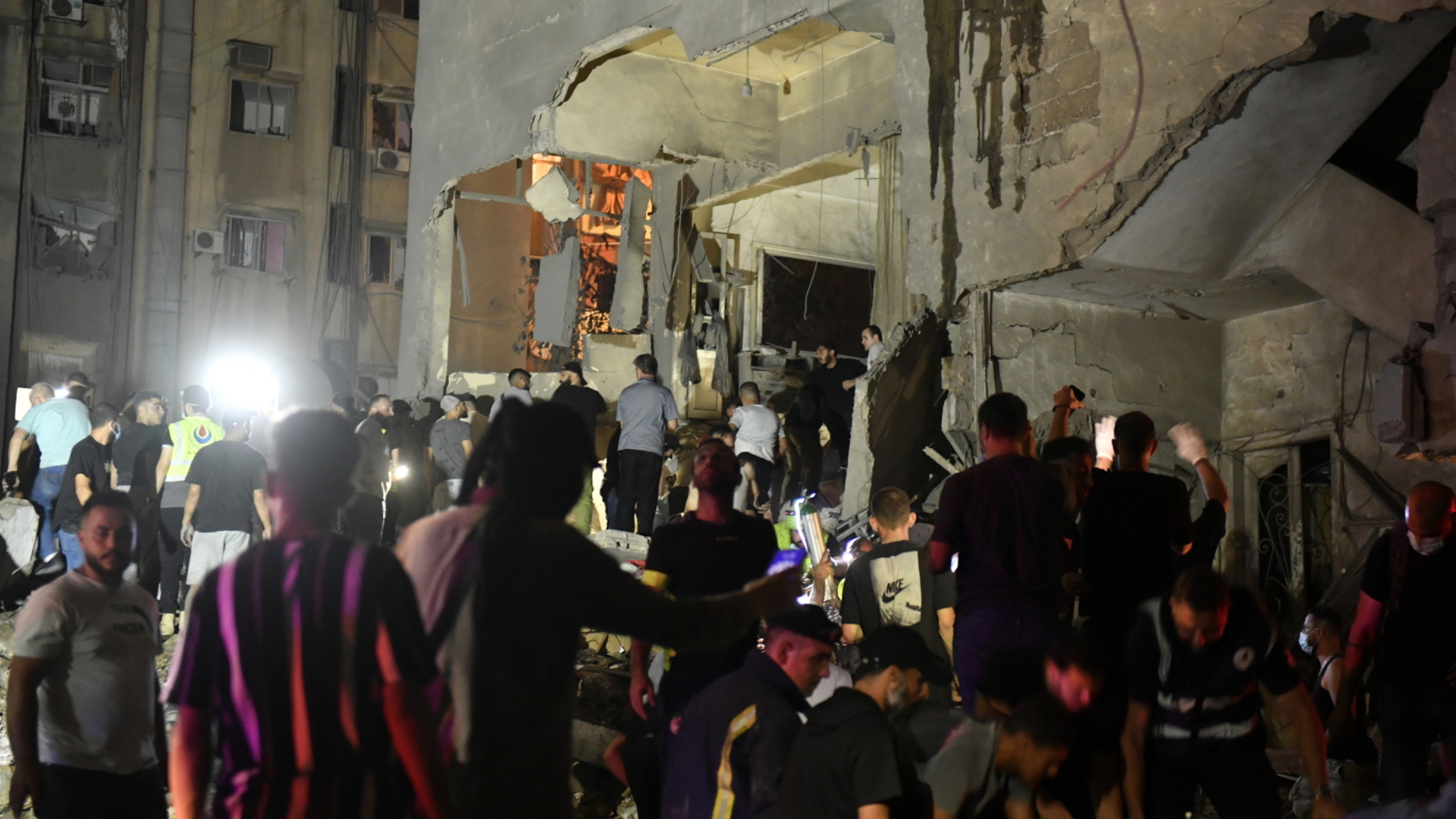 Liban: 22 zabitych, 117 rannych w nalotach Izraela na centrum Bejrutu ...