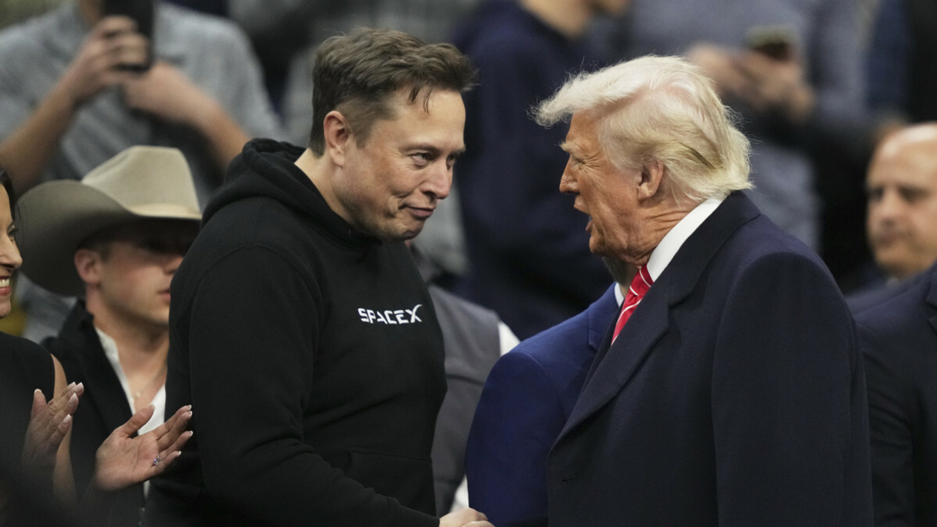 Sensacyjna decyzja Elona Muska! Odchodzi z administracji Donalda Trumpa ...