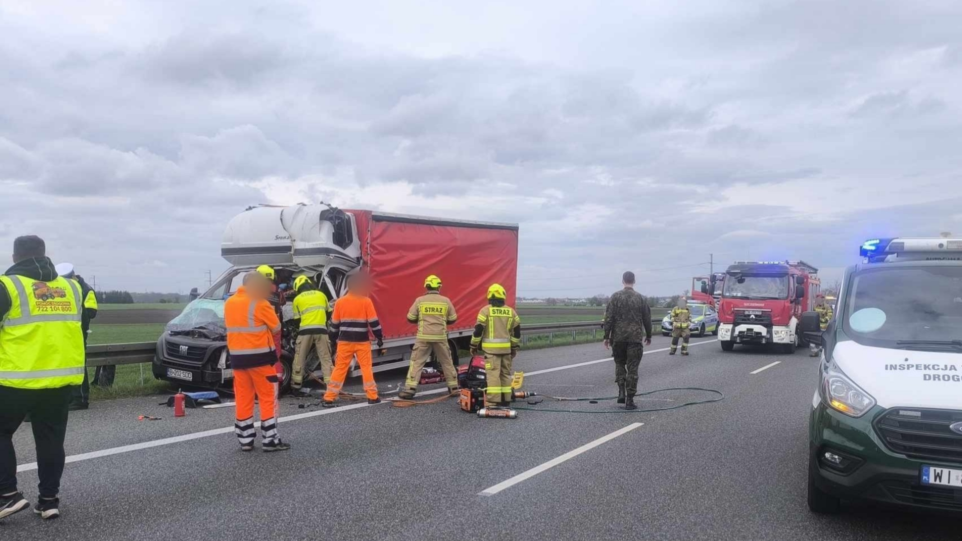 Wypadek na A4 pod Wrocławiem. Na miejscu lądował śmigłowiec LPR ...