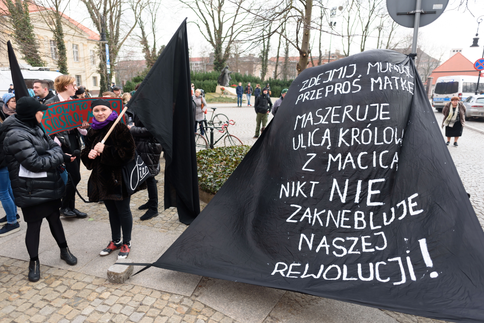 Manifa w Poznaniu. Przed Katedrą odbyła się demonstracja przeciw ...
