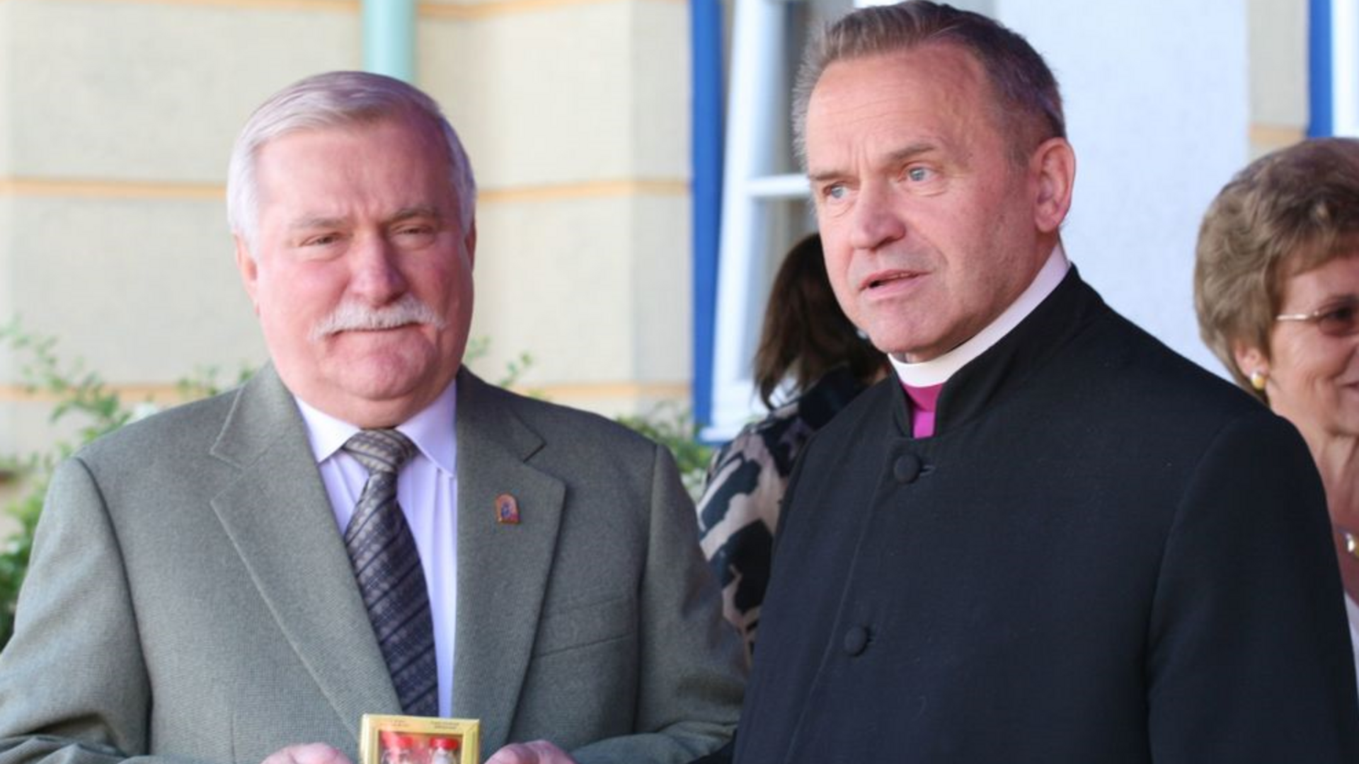 Lech Wałęsa broni Henryka Jankowskiego. ''Nie mógł być agent, ja w to ...