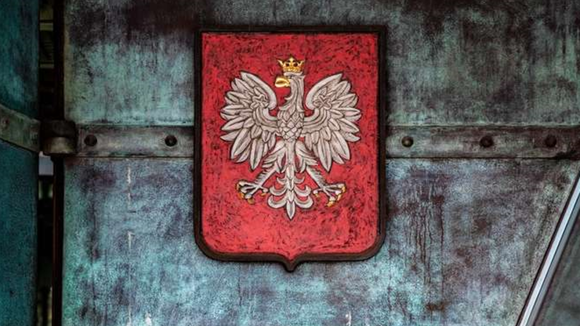 Nowe godło Polski. Współpracownik o. Rydzyka chce zmienić polskie godło ...