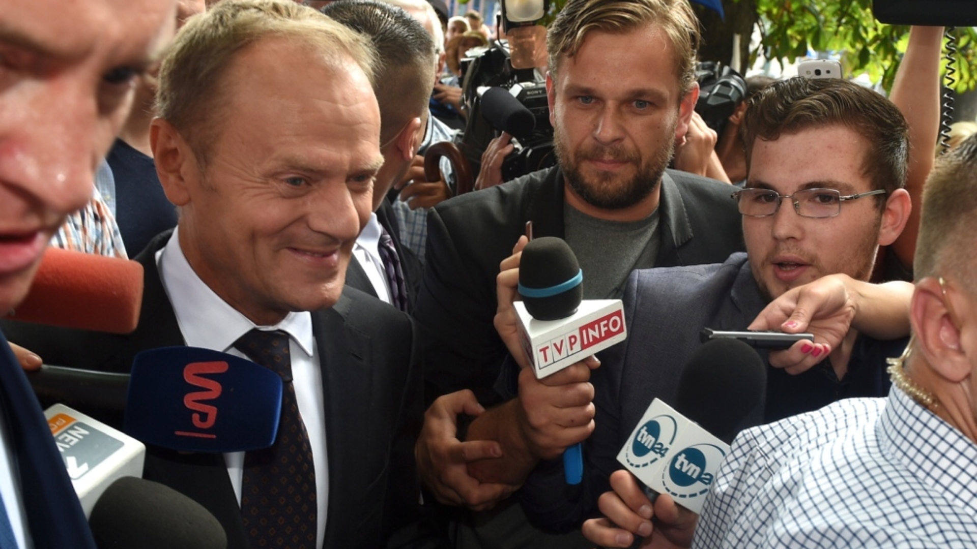 Tusk o TVP: nie ma telewizji publicznej w Polsce [WIDEO] - Wiadomości ...