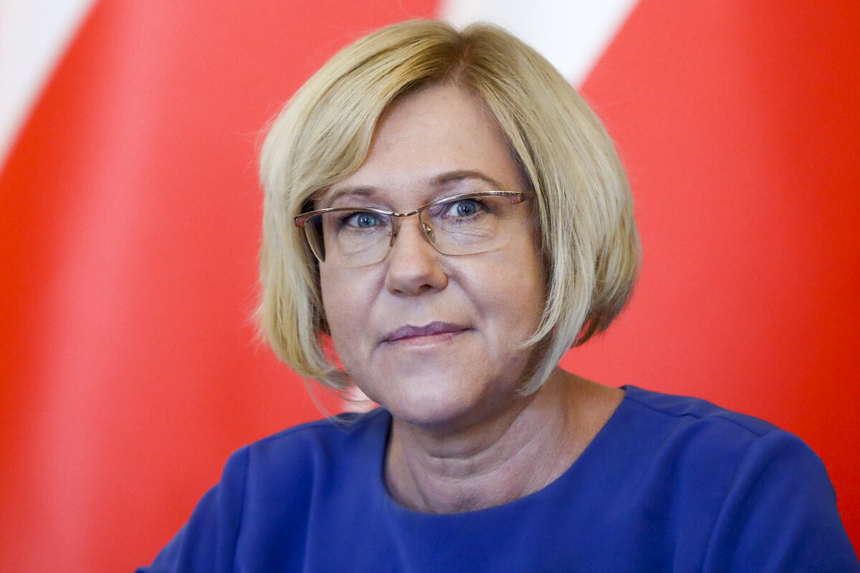 Barbara Nowak odradza spektakl "Dziadów" w Krakowie. Kurator oświaty o ...