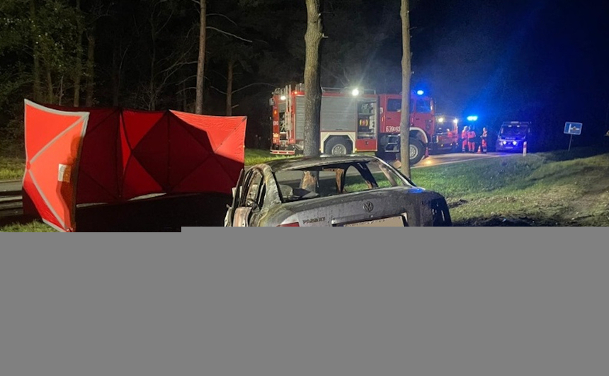 Brochów. Makabryczny wypadek, całe auto stanęło w ogniu. Znaleziono ...
