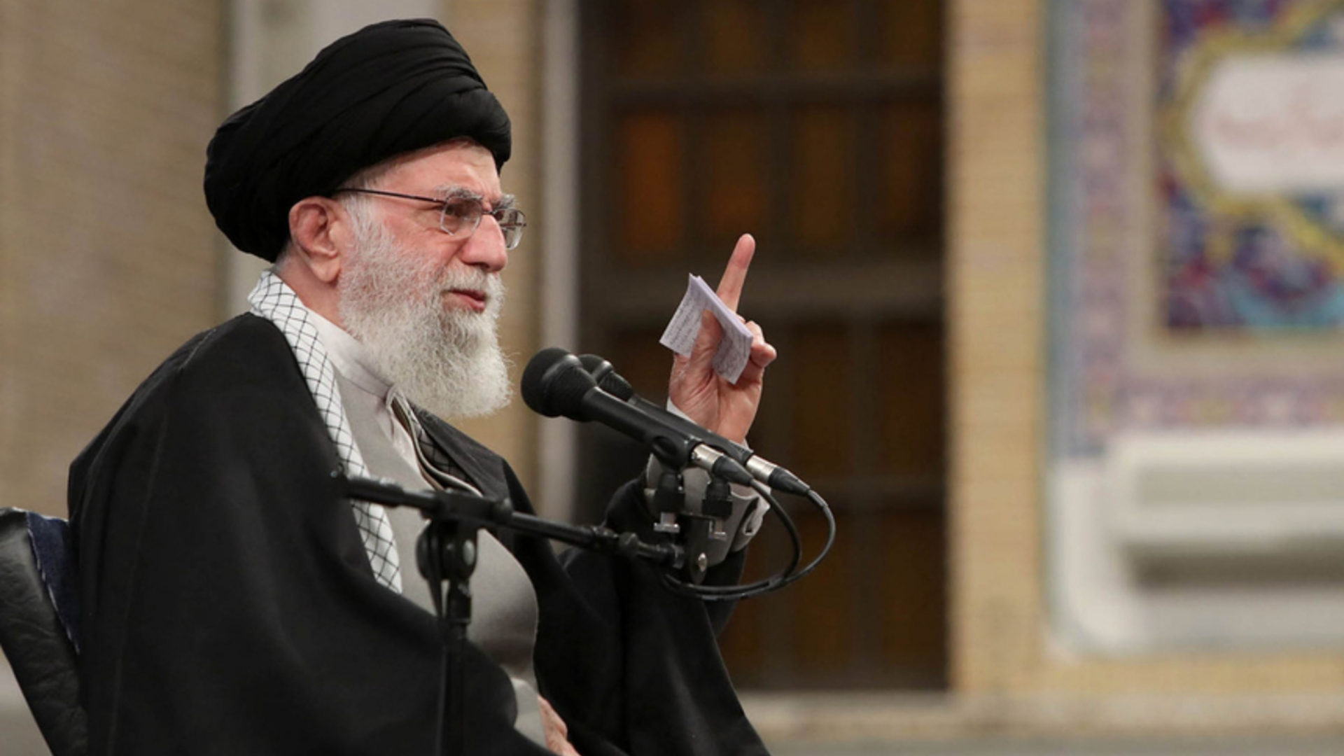 Iran. Ajatollah Ali Chamenei mówi o spiskowaniu w "złym kraju w Europie ...