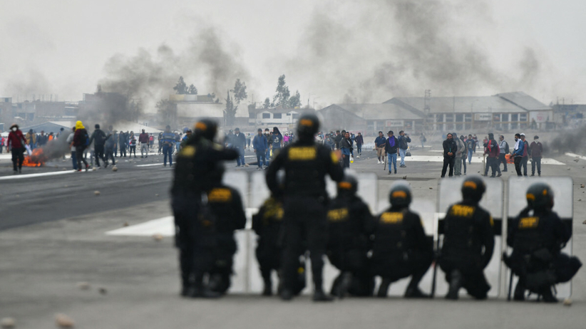 Peru. Demonstranci zajęli lotnisko w Arequipa. W kraju wprowadzono stan ...
