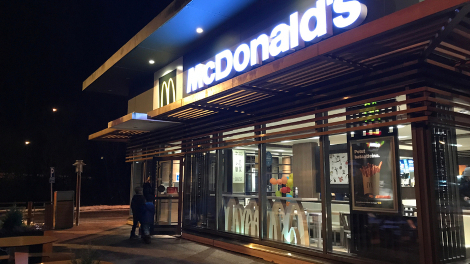 Wypadek przed McDonald's w Kanadzie. Tony Eyles został zmiażdżony przez ...